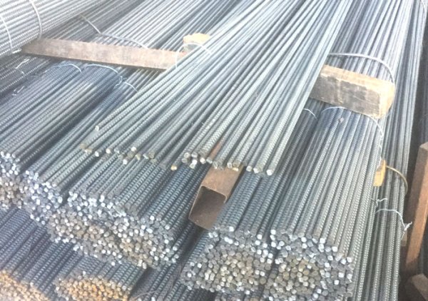 【滋賀県内配達のみ】異形鉄筋 D10 4m SD295 1本 - （イトーカ）伊藤嘉商店